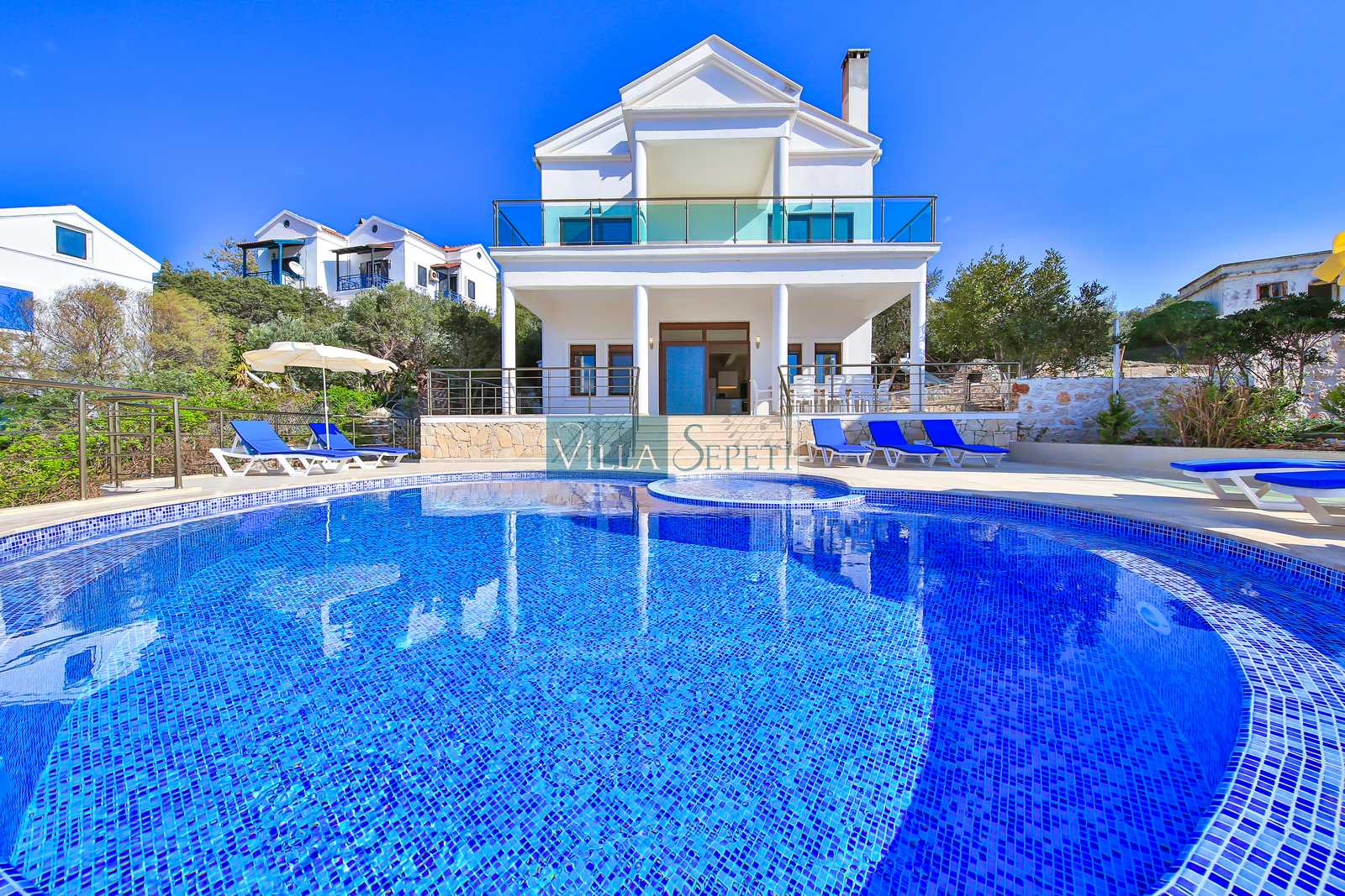 Villa Malavida 6, Kaş Çukurbağ Yarımadası - 10 Kişilik Kiralık Villa